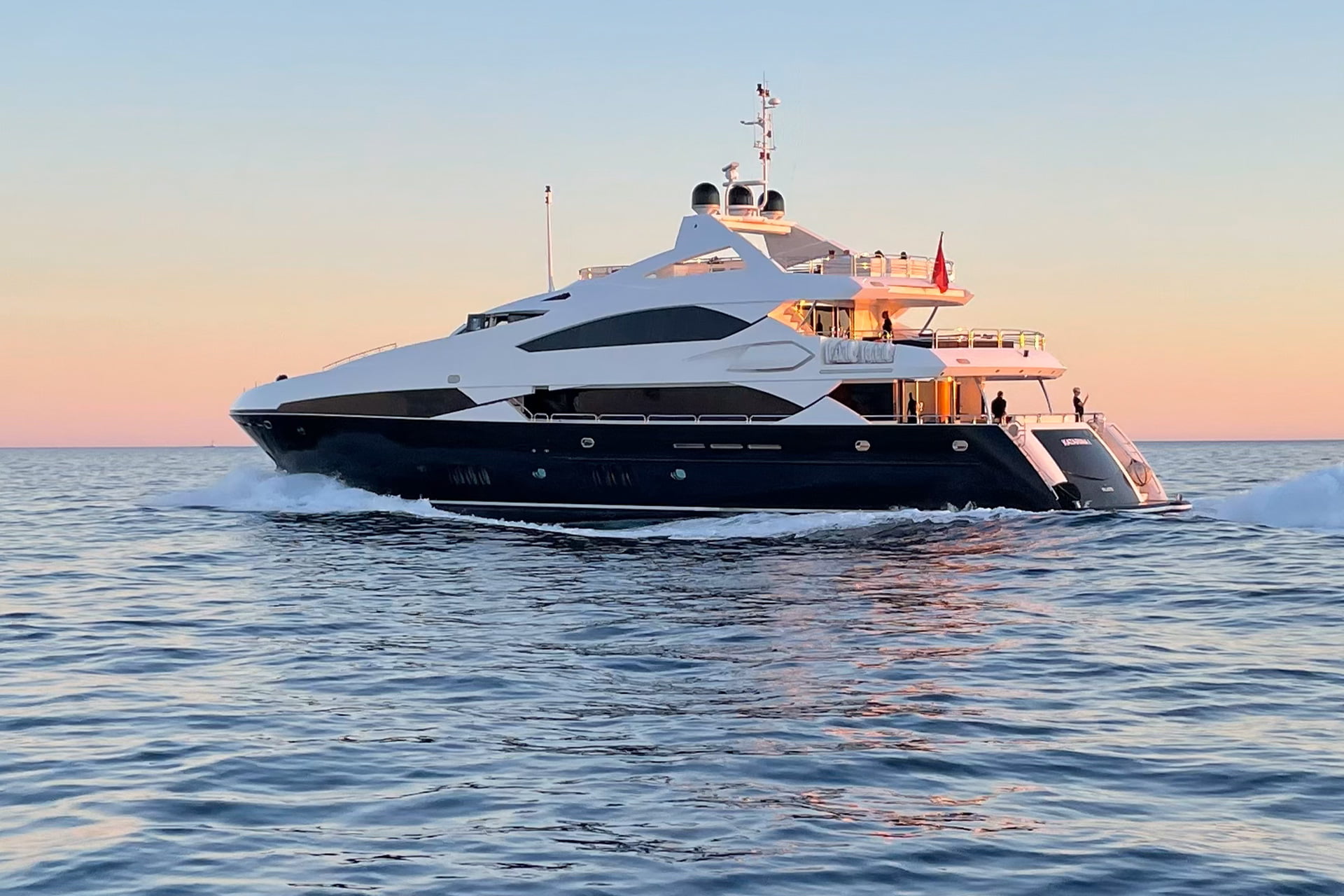 Sunseeker 121 (Kroatia) | The Lux Yachts