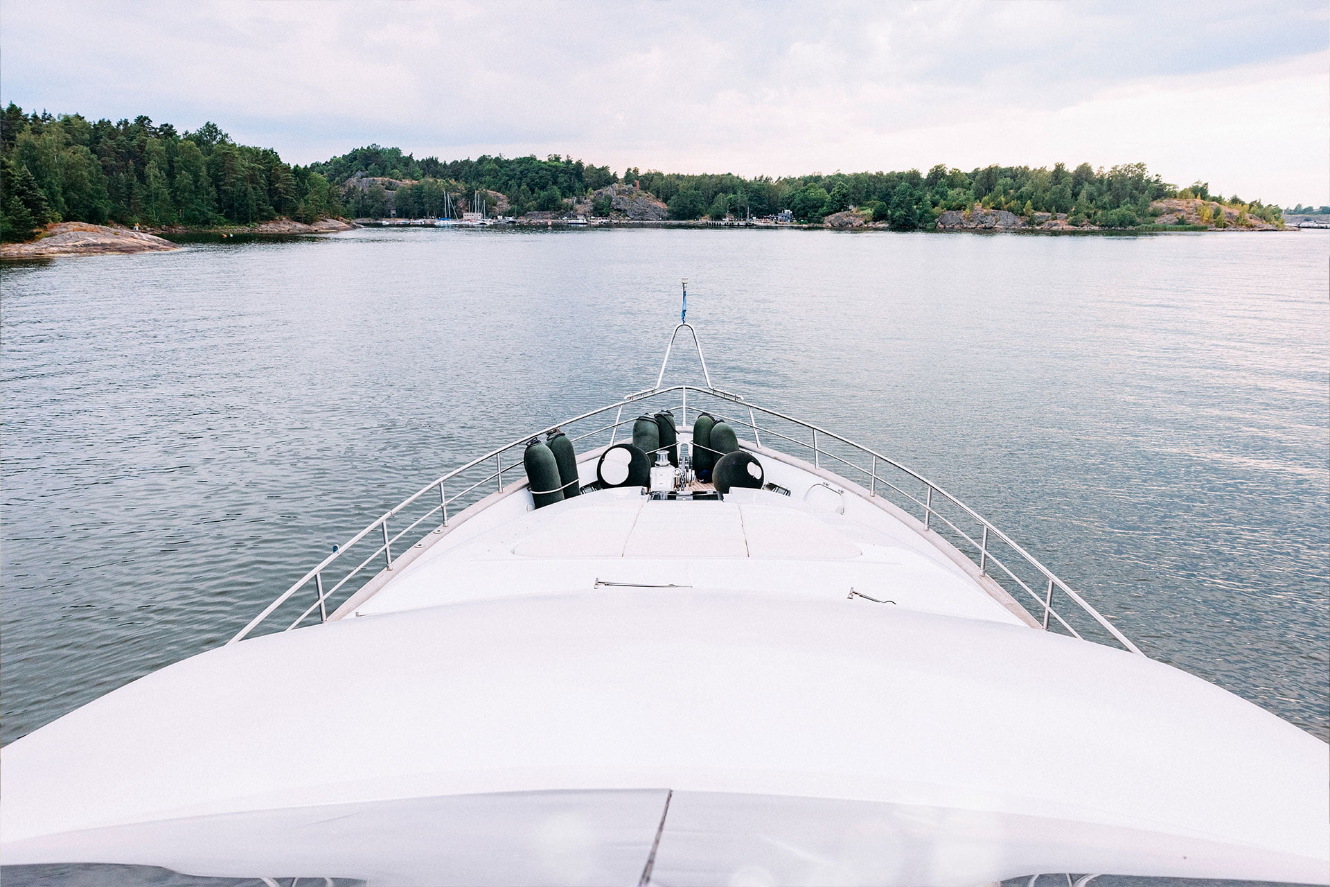 Illallisristeily luksusjahdilla Helsingin saaristossa | Luksusta ...